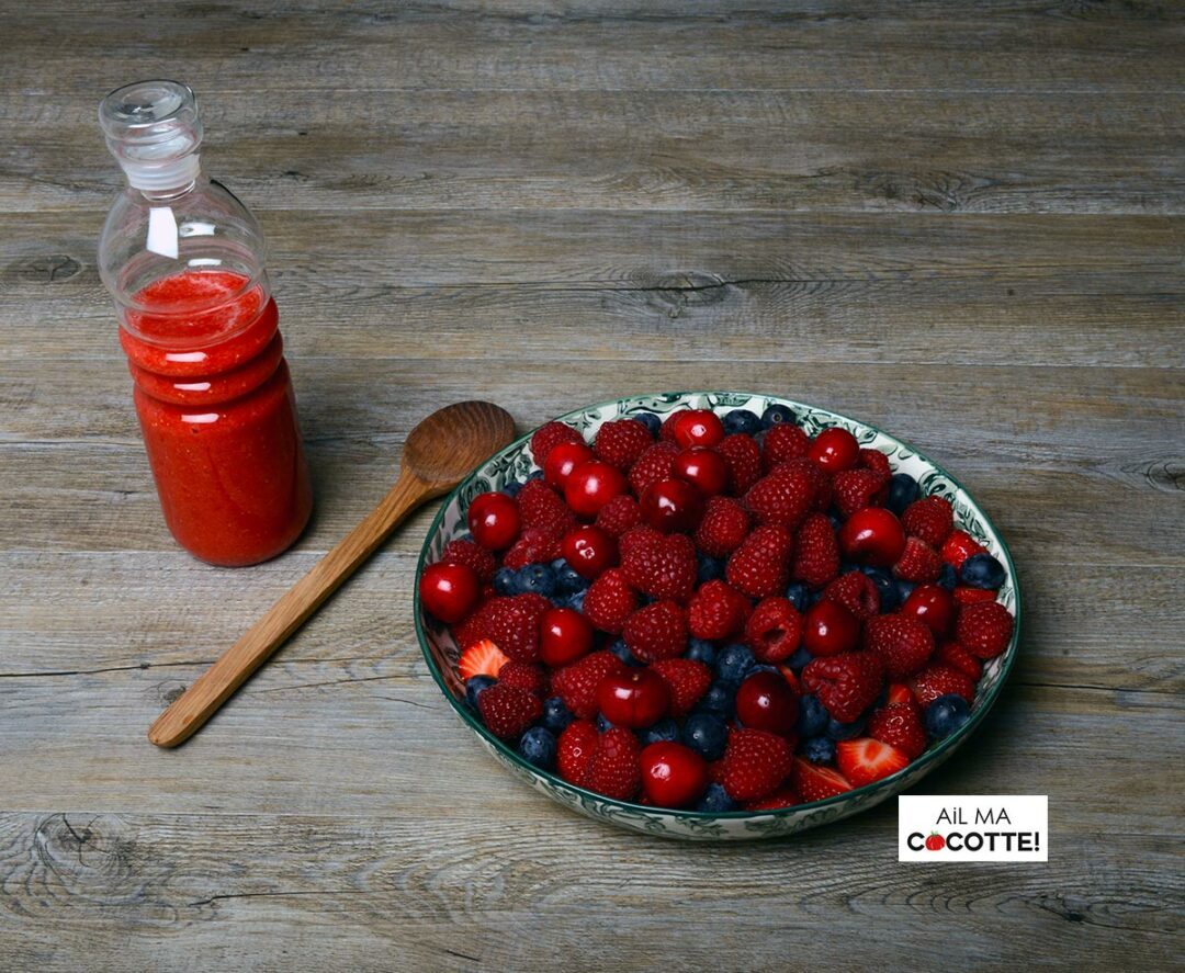 Salade de fruits rouges, coulis de fraises - Recette dessert, végétarien
