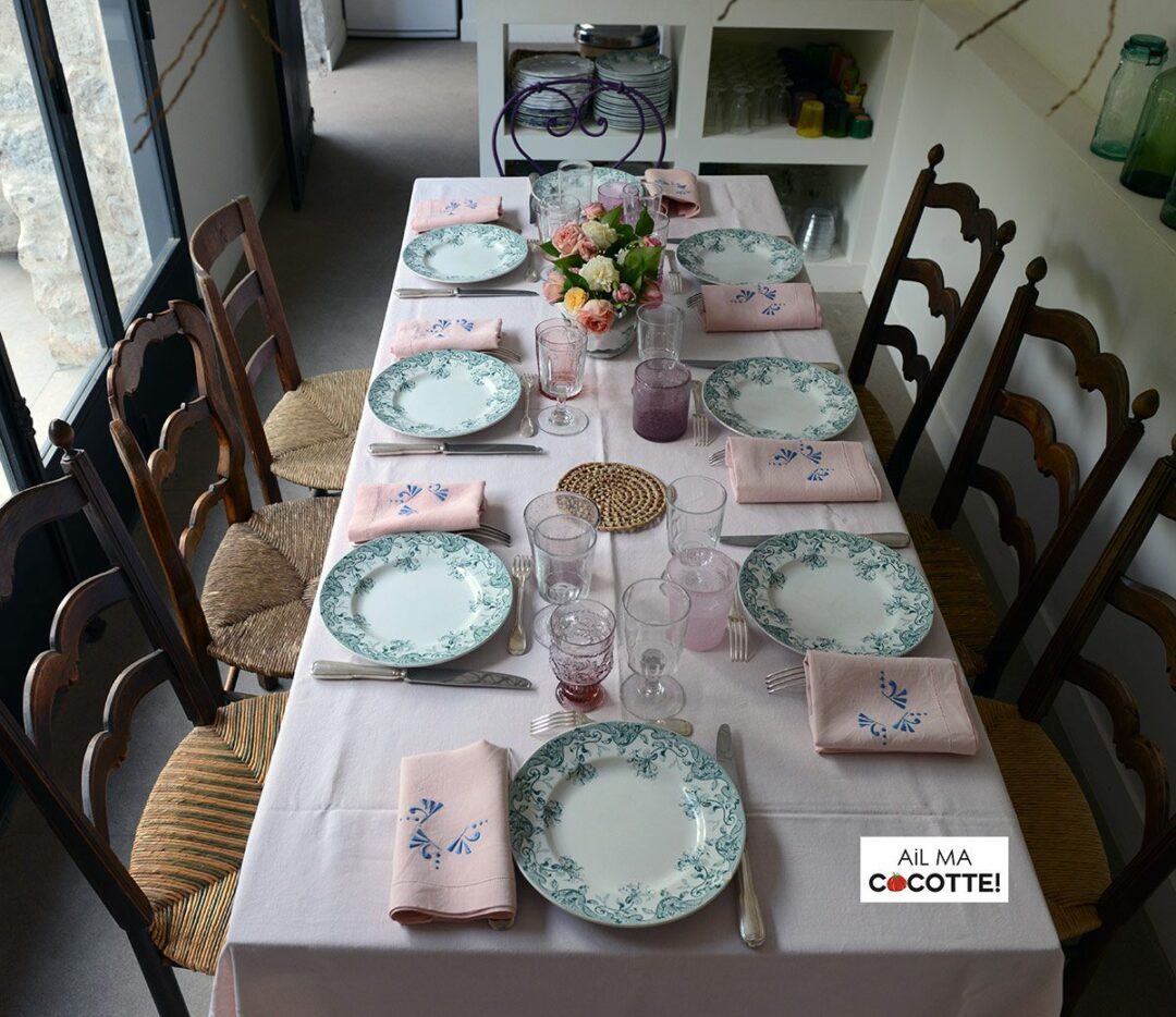 TABLE VERTE ET ROSE - AiL MA COCOTTE